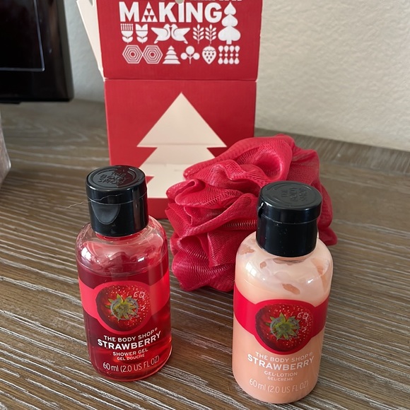 The Body Shop | Bath & Body | Bath Gift Set | Poshmark